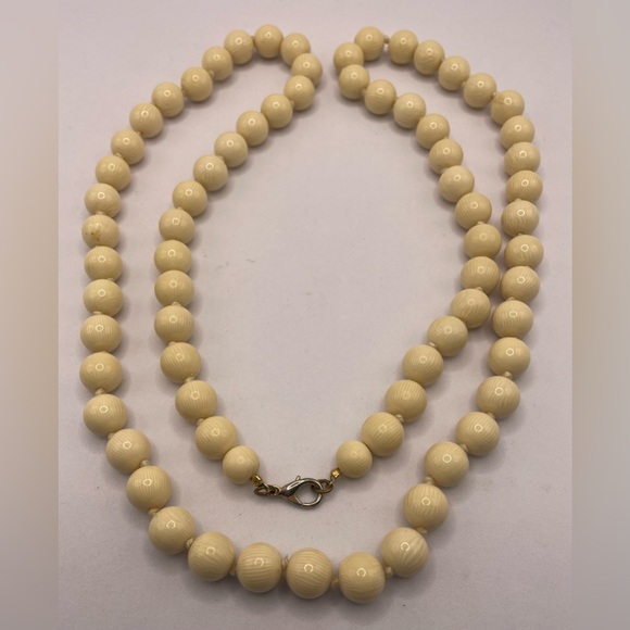 Vintage | Jewelry | Vintage Strand Of Cream Colored Celluloid Beads ...